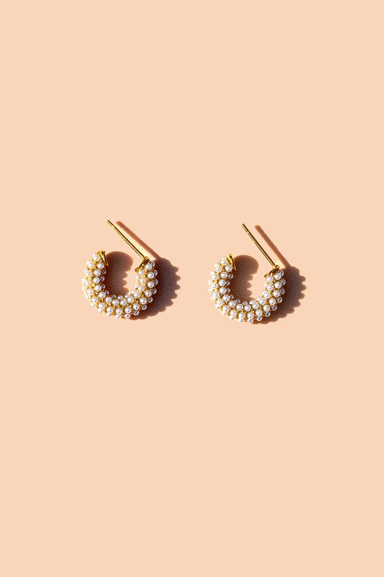 PEARL MINI DOT HOOPS – Lunachics